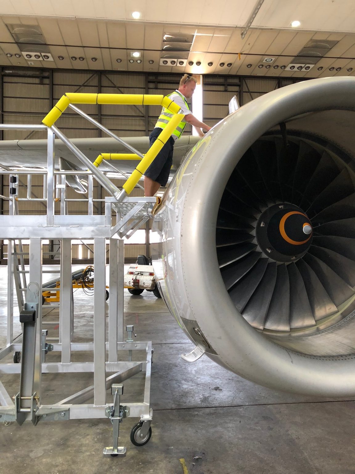 Product Profile – A320 Line Pylon Access with restraint – NO BOLT